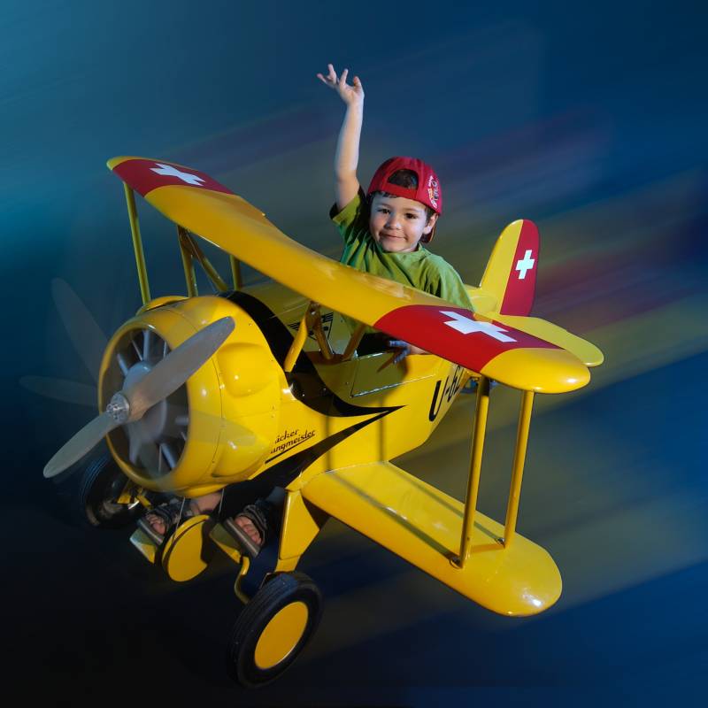 Animation des enfants et avions à pédales|